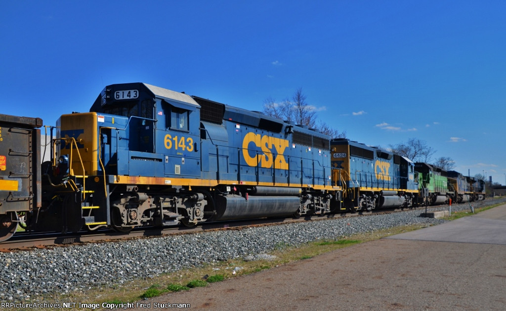 CSX 6143 & 4424